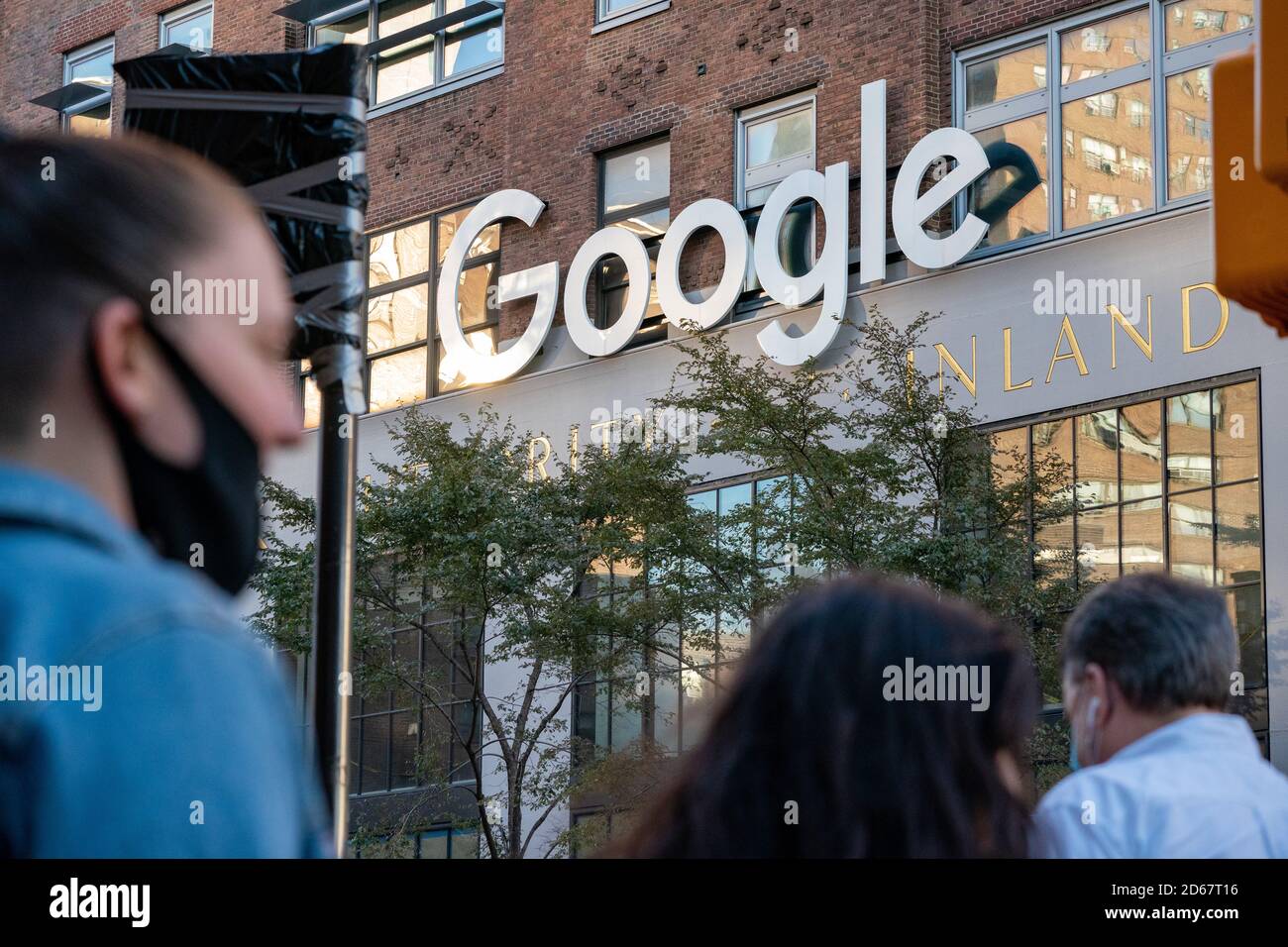 Google building nyc hi-res stock photography and images - Alamy