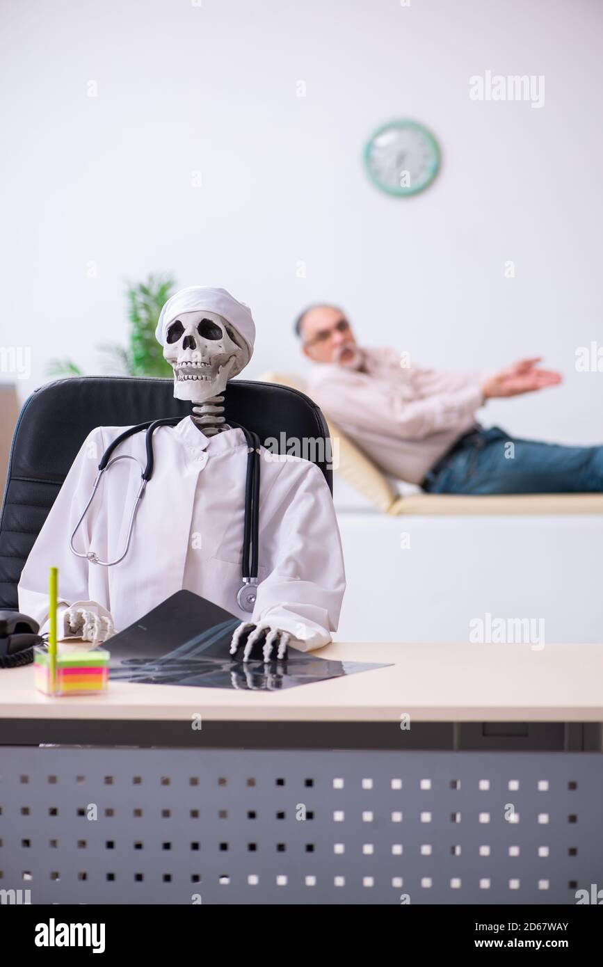 X ray medical humor hi-res stock photography and images - Alamy