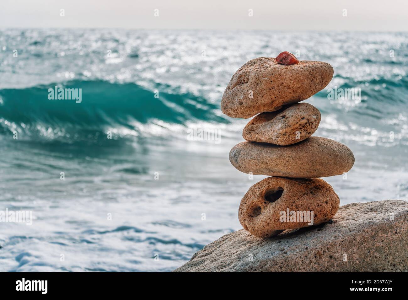 Pebble balance hi-res stock photography and images - Alamy