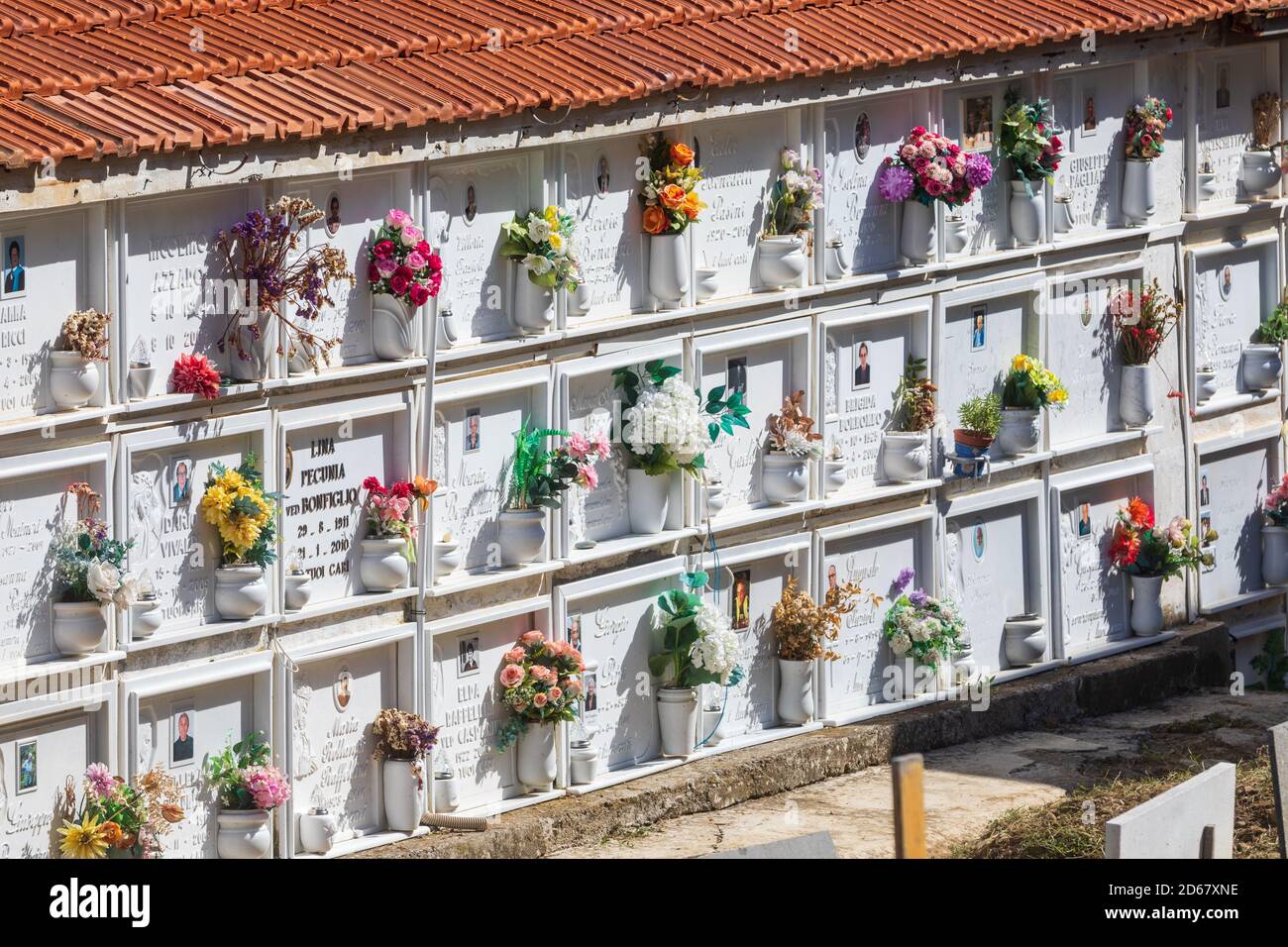 Riomaggiore, Italy. Augustu 22, 2020: Italian Christian cemetery grave ...