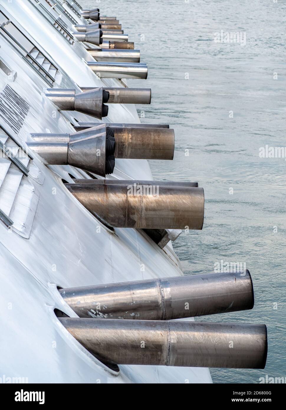 Ships engines hi-res stock photography and images - Alamy