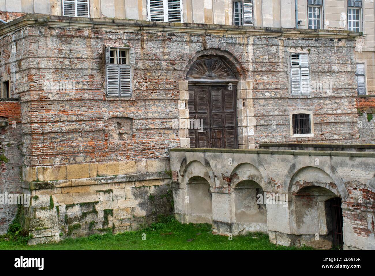 Medieval manor walls hi-res stock photography and images - Alamy