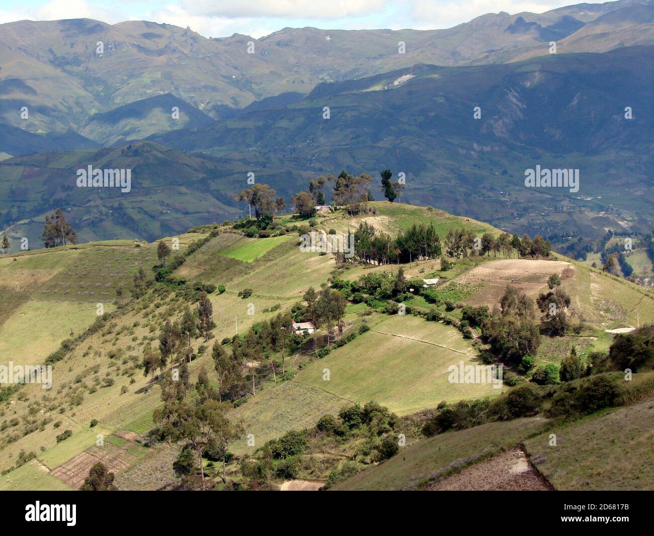 Ecuador rural countryside fields hi-res stock photography and images ...