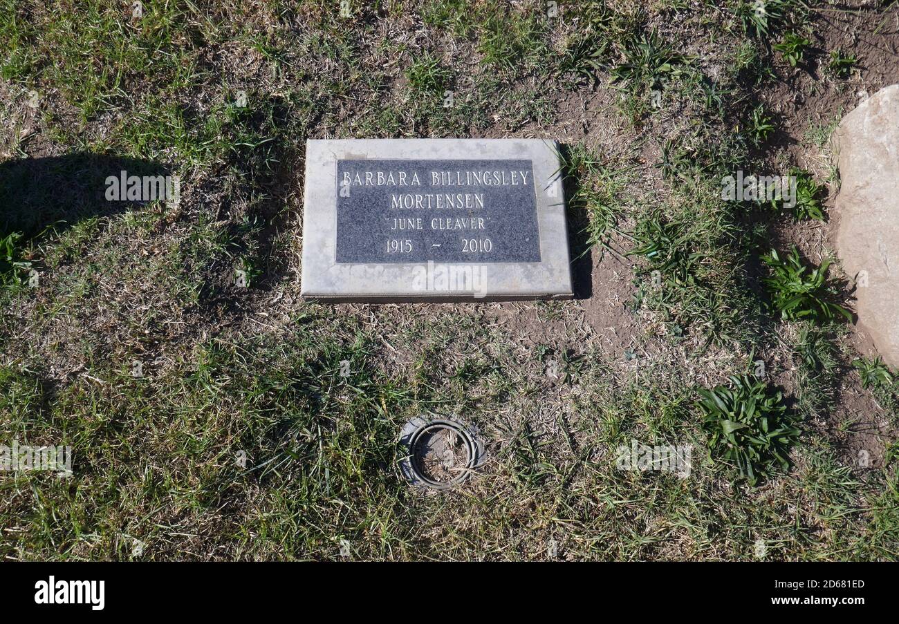 Barbara billingsley hi-res stock photography and images - Alamy