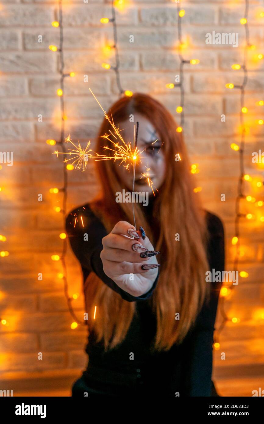 Ginger haired woman costume hi-res stock photography and images - Alamy