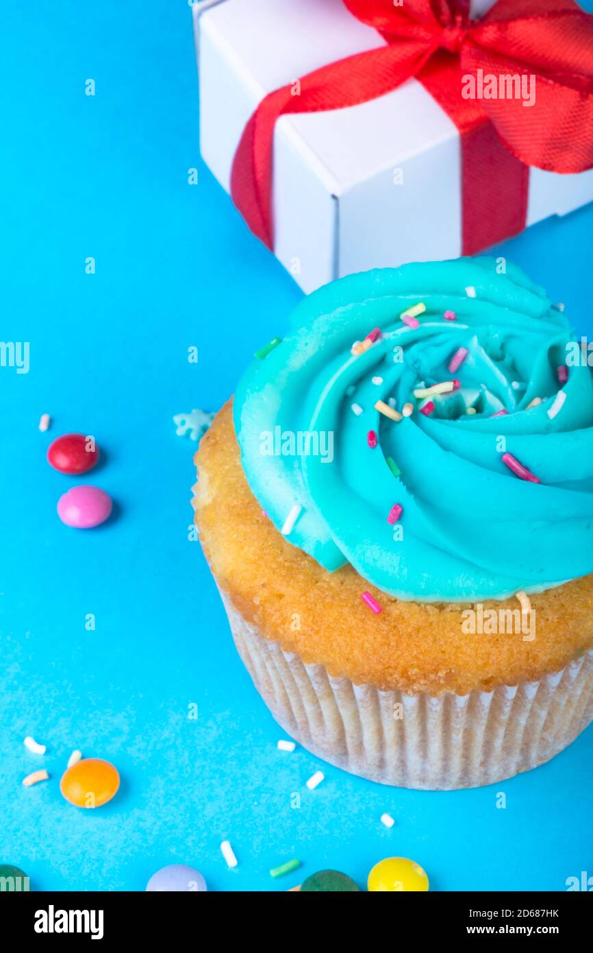 Christmas Present Cupcake