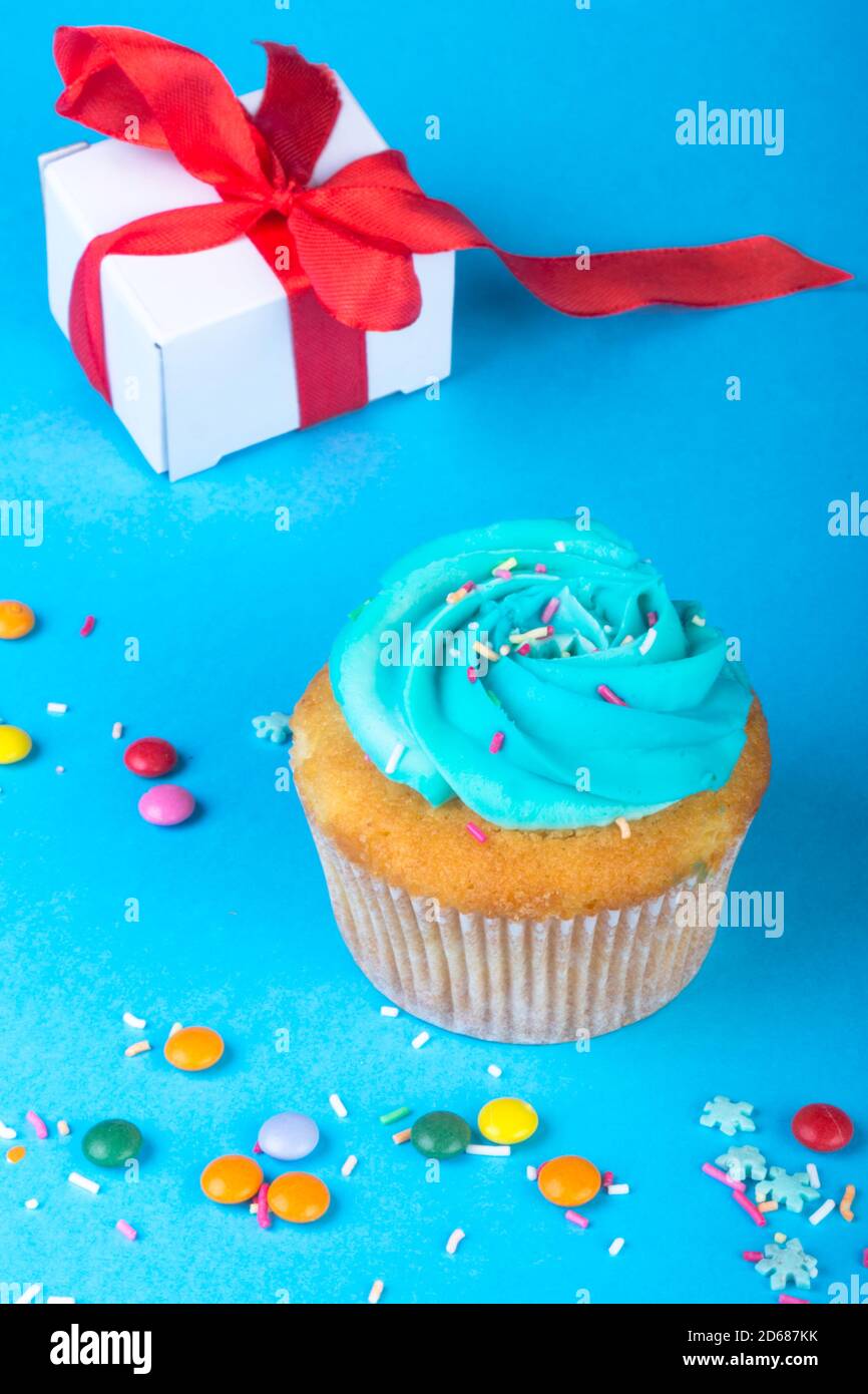 Christmas Present Cupcake