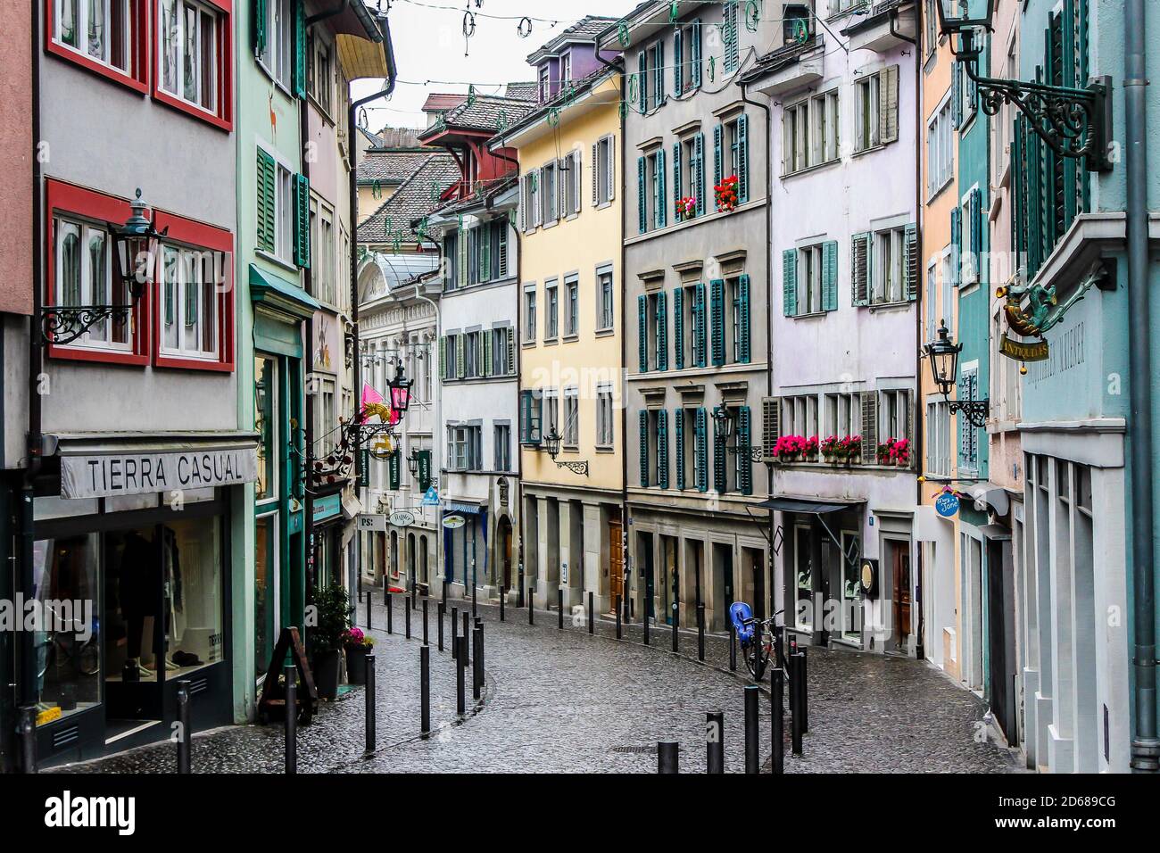 Swiss street houses hi-res stock photography and images - Alamy