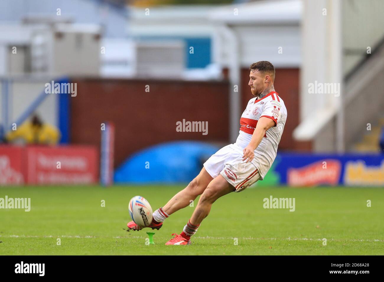 Jamie Ellis (30) of Hull KR converts the penalty to win the game for ...