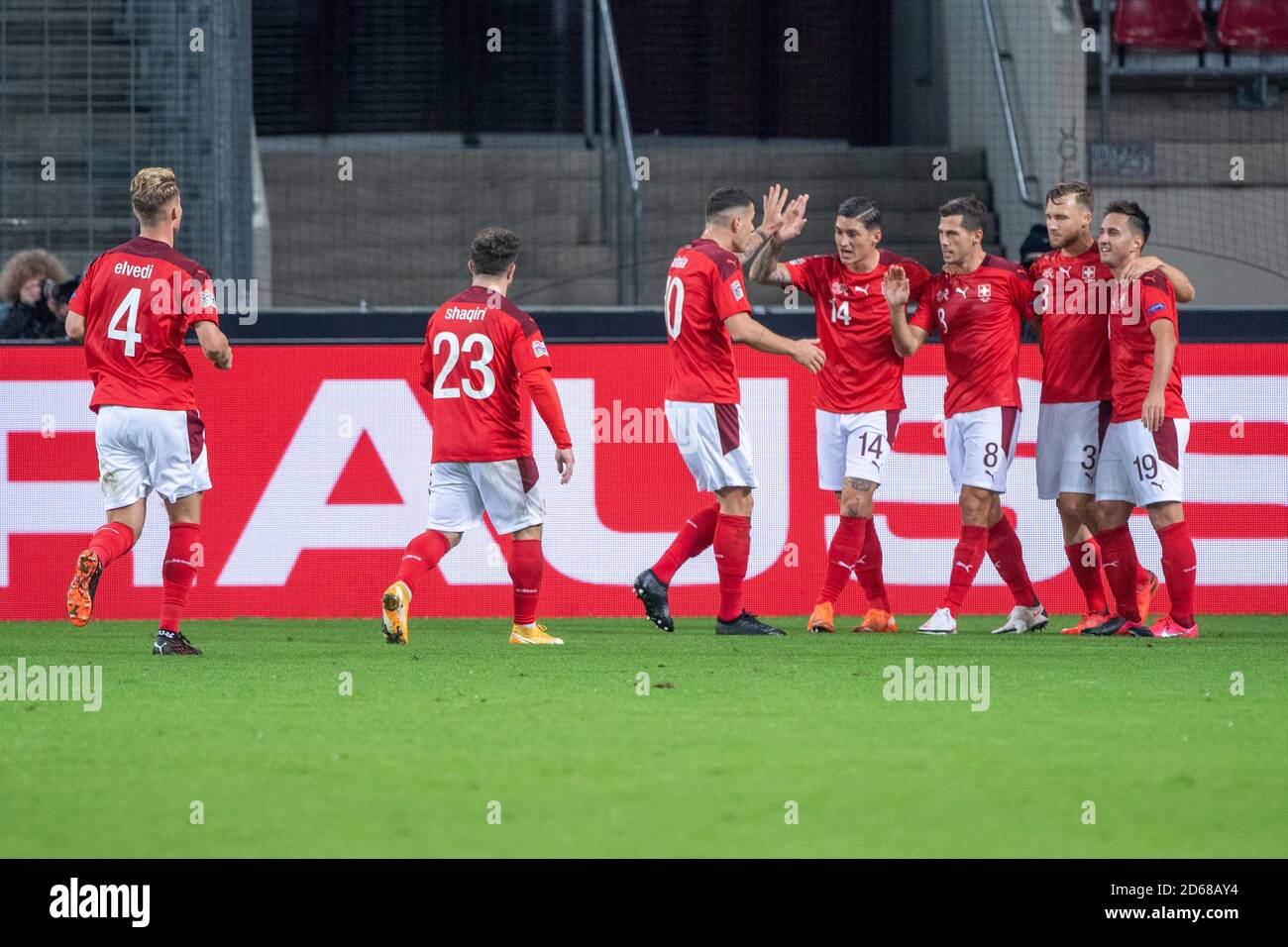 Swiss national soccer team players hi-res stock photography and images ...