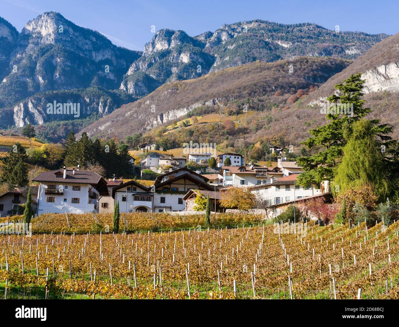 Old traditional farm hi-res stock photography and images - Alamy