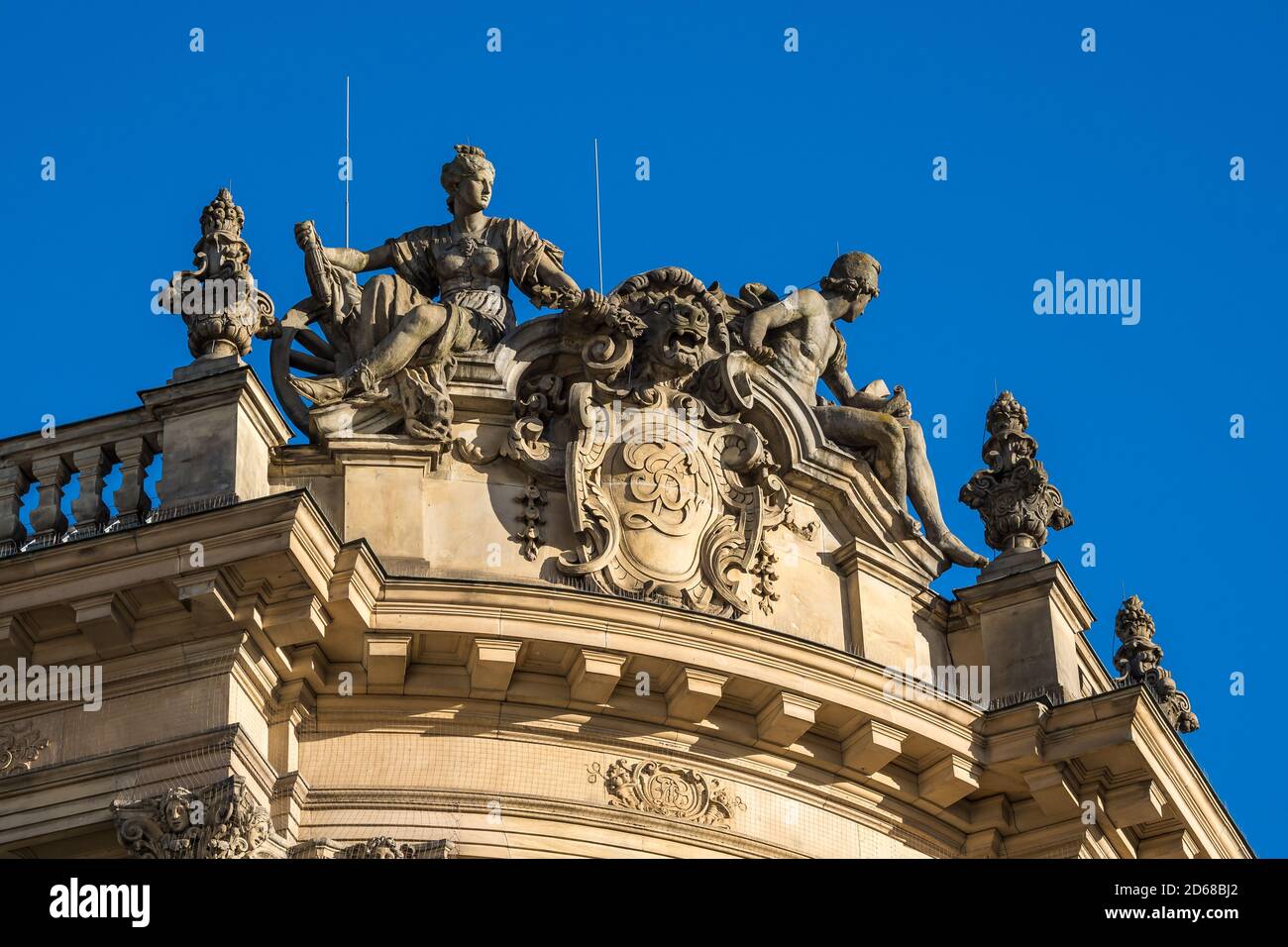 Deutsche bank statue hi-res stock photography and images - Alamy