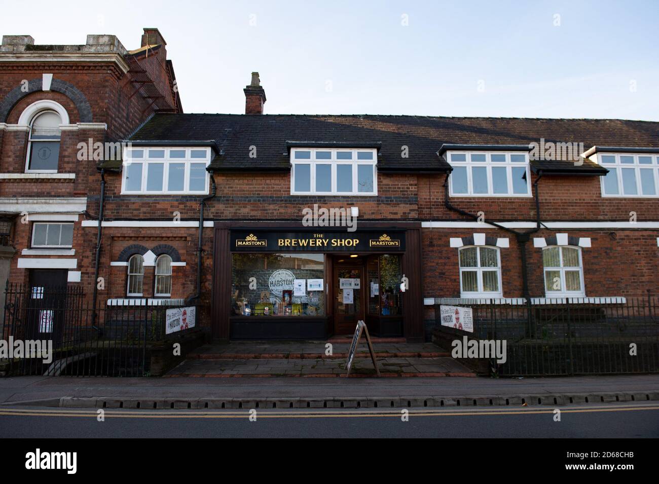 New burton pub hi-res stock photography and images - Alamy