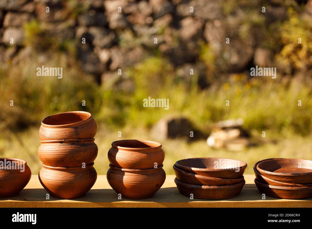 Clay pot cooking stand hi-res stock photography and images - Alamy