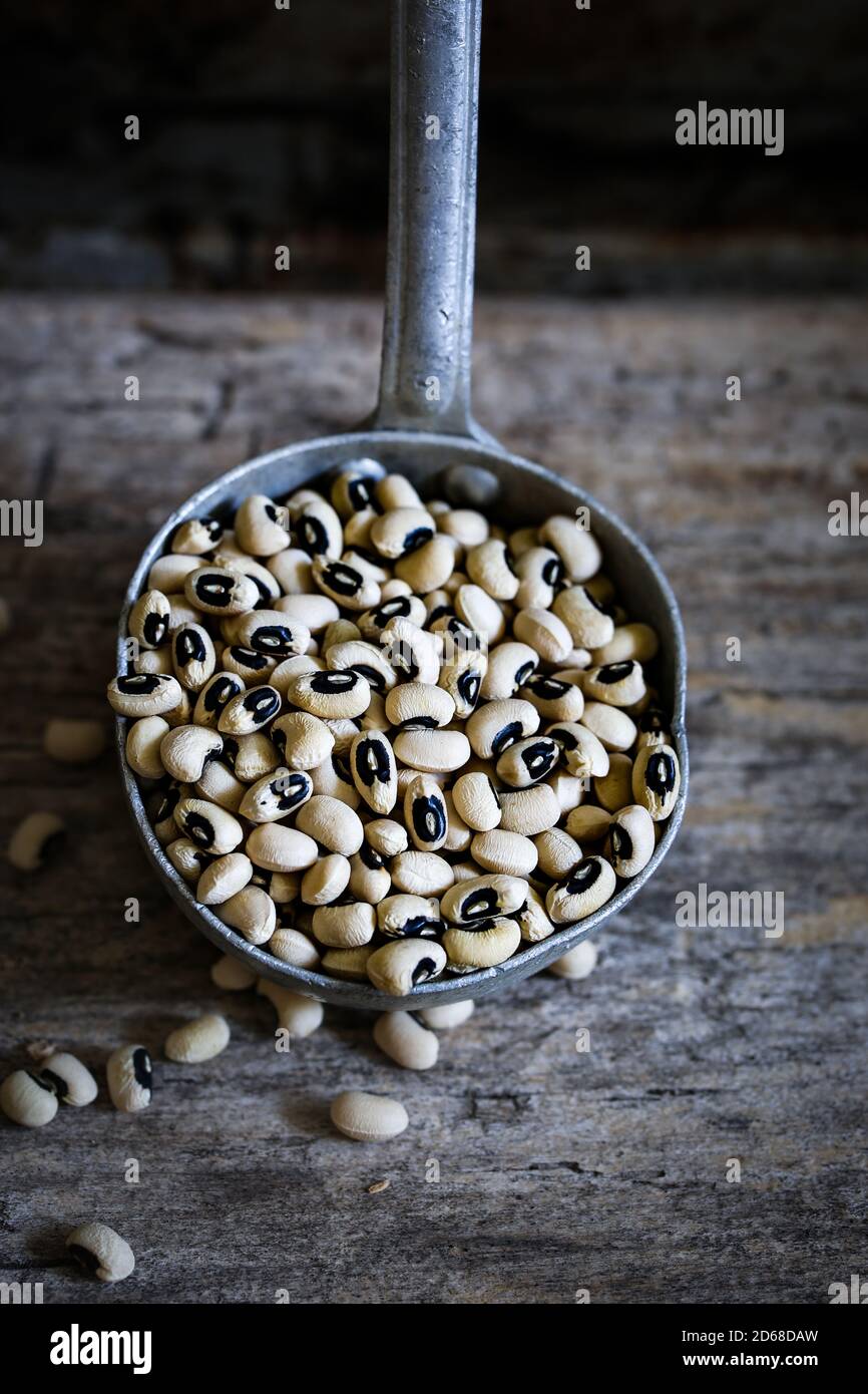 Dried Cowpea - Black-eyed peas Stock Photo - Alamy
