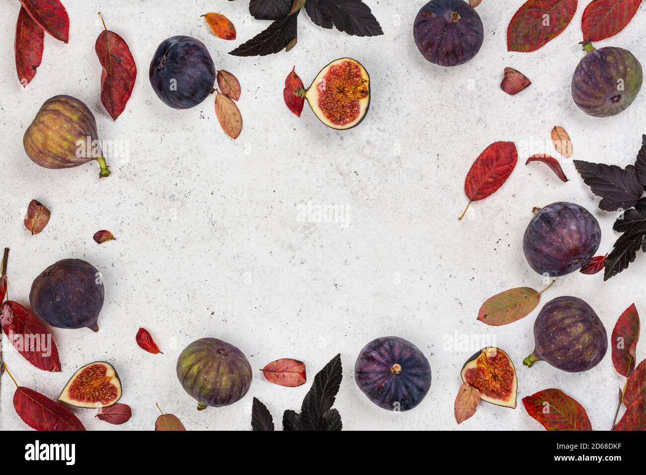 Whole and cut fresh figs Stock Photo - Alamy