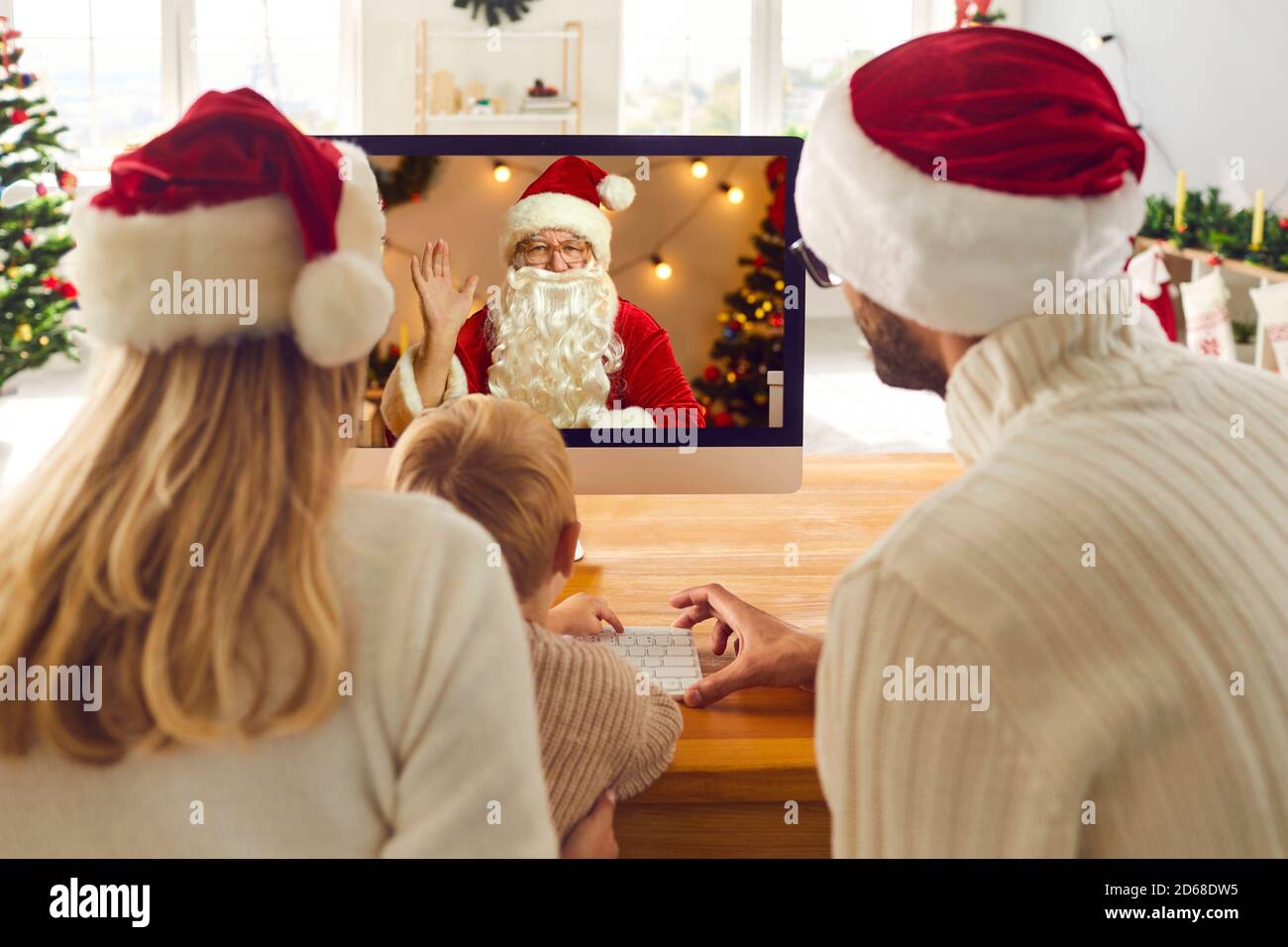 Child watching virtual screen hi-res stock photography and images - Alamy