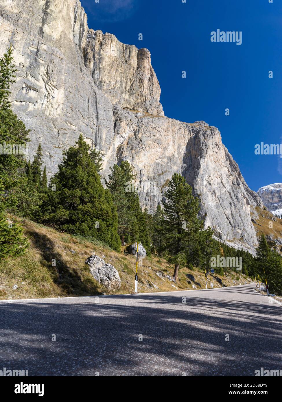 Mountain road leading up to Mountain Pass Sellajoch - Passo Sella in ...