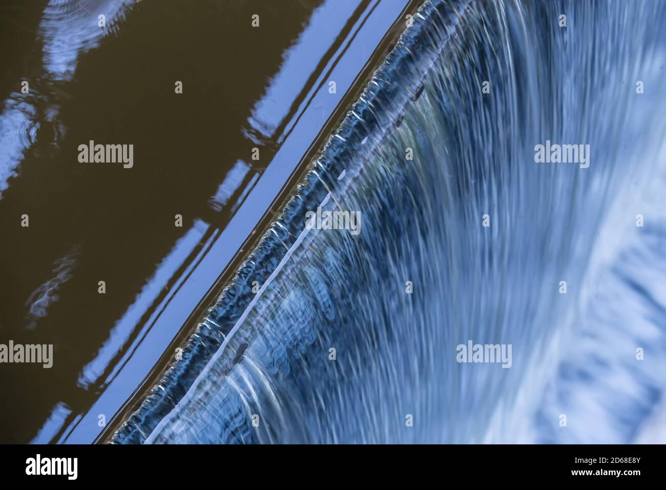 Huge masses of water flow hi-res stock photography and images - Alamy