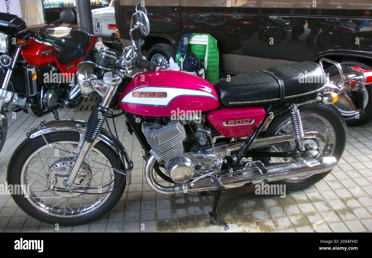 Old japanese motorcycle: Suzuki GT 500 Titan (1973 Stock Photo - Alamy