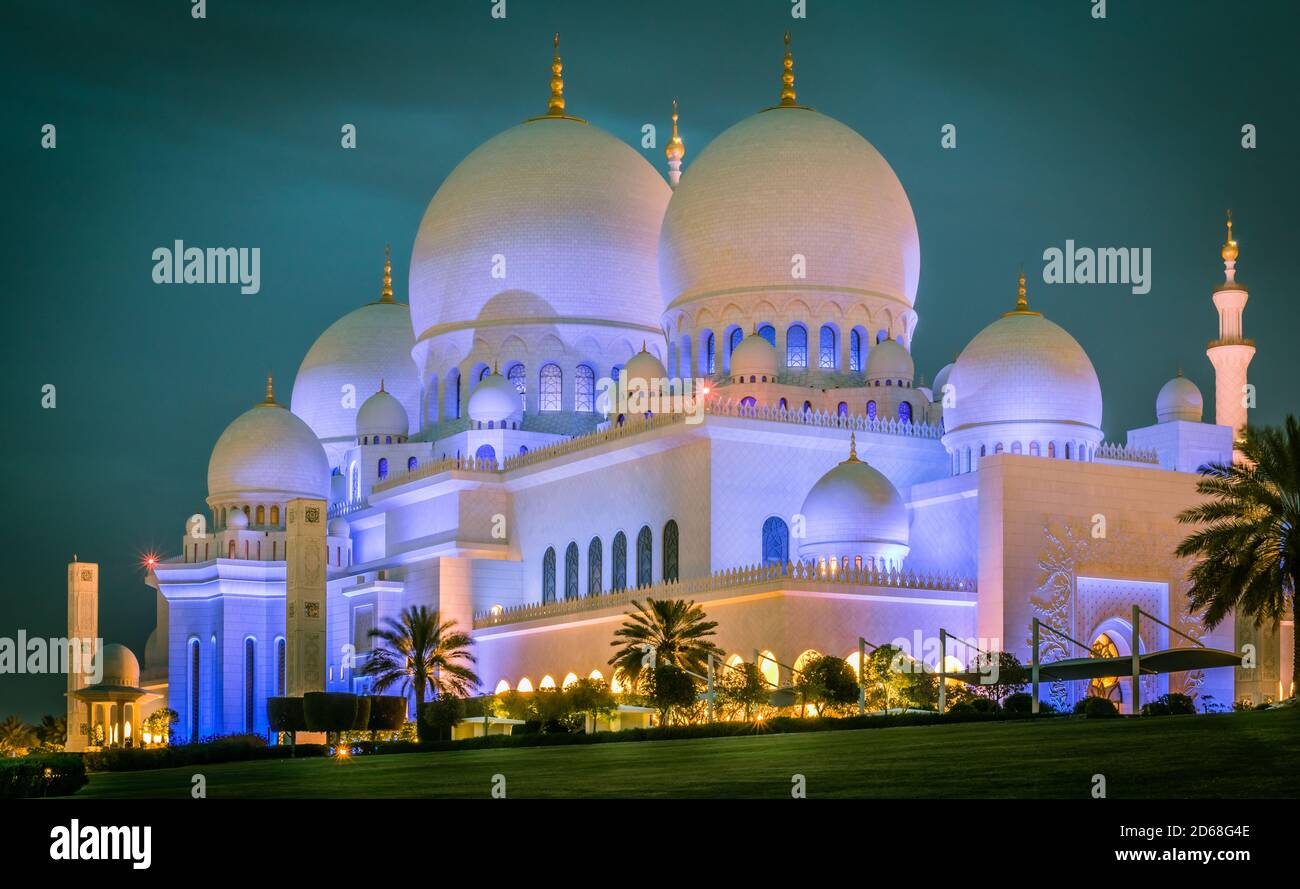 Sheikh Zayed Grand Mosque in Abu Dahai, United Arab Emirates Stock ...