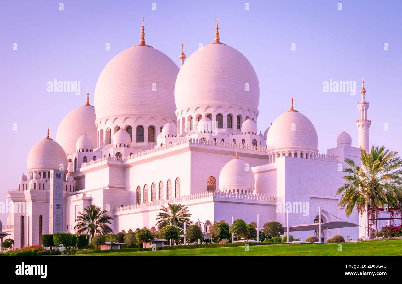 Sheikh Zayed Grand Mosque in Abu Dahai, United Arab Emirates Stock ...