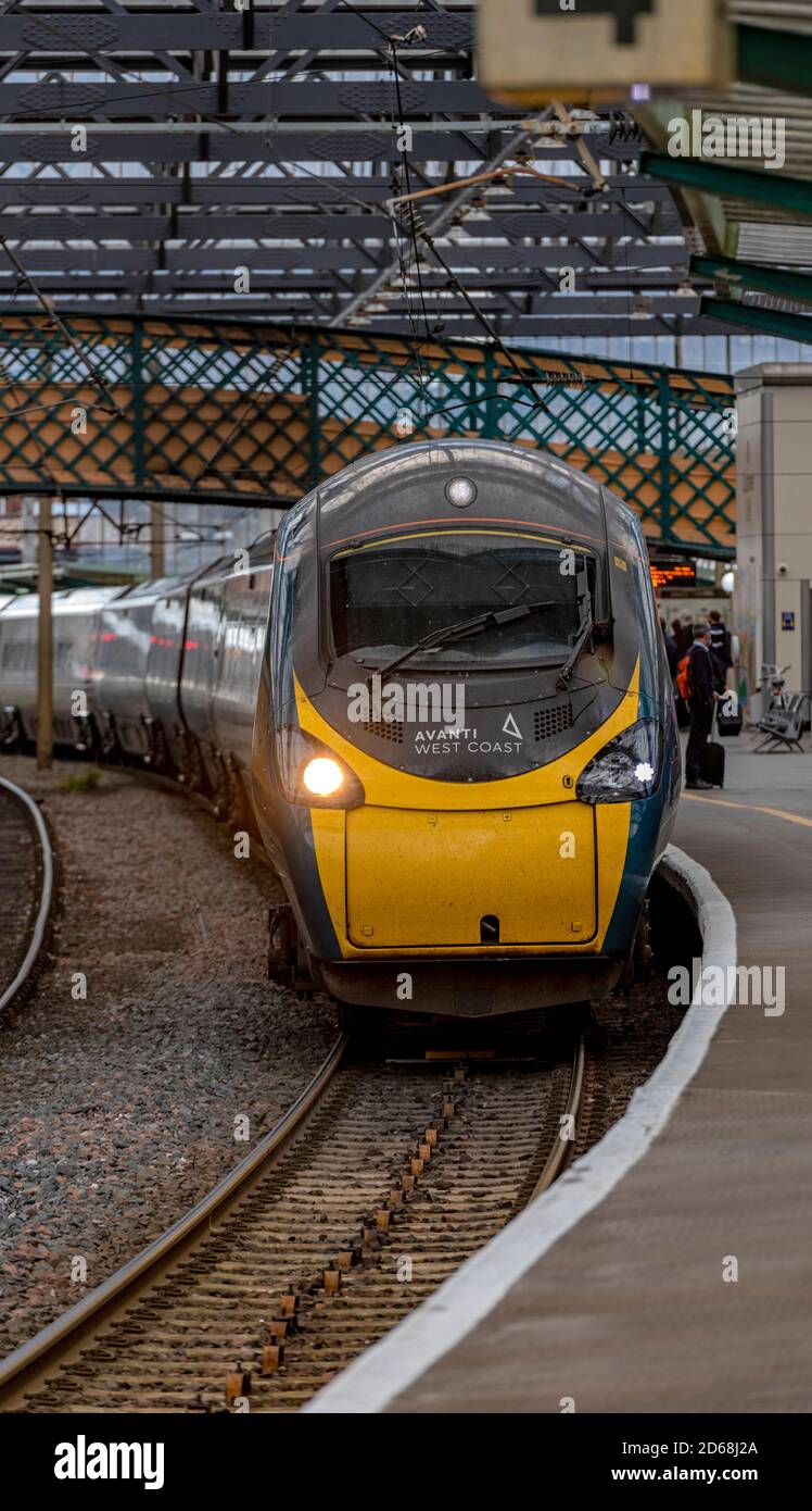 British train avanti hi-res stock photography and images - Alamy