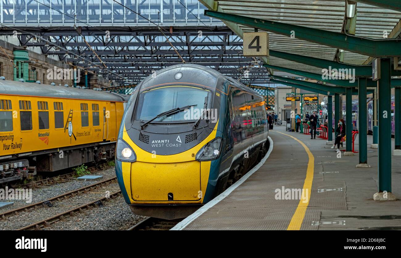 Avanti west coast pendolino hi-res stock photography and images - Alamy