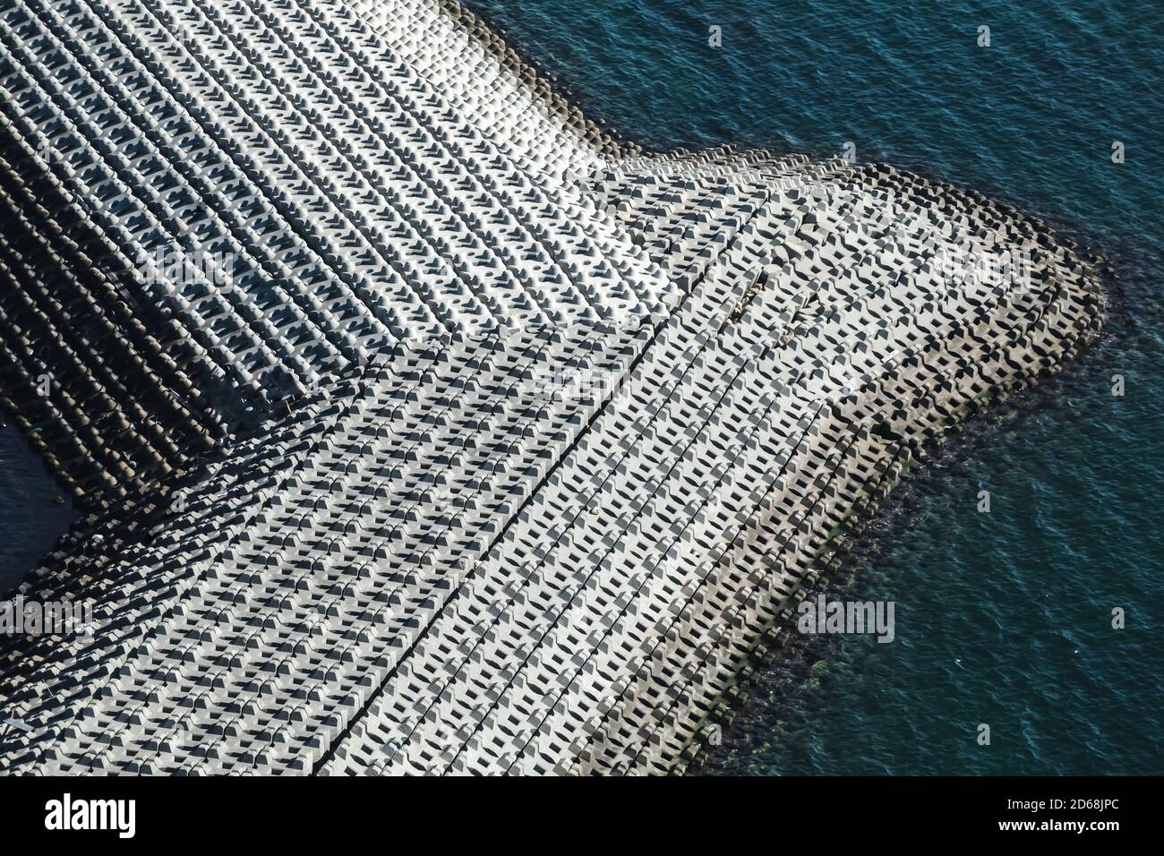 Concrete structure wave barrier hi-res stock photography and images - Alamy