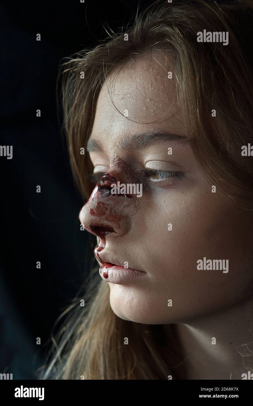 Pale face headshot hi-res stock photography and images - Alamy