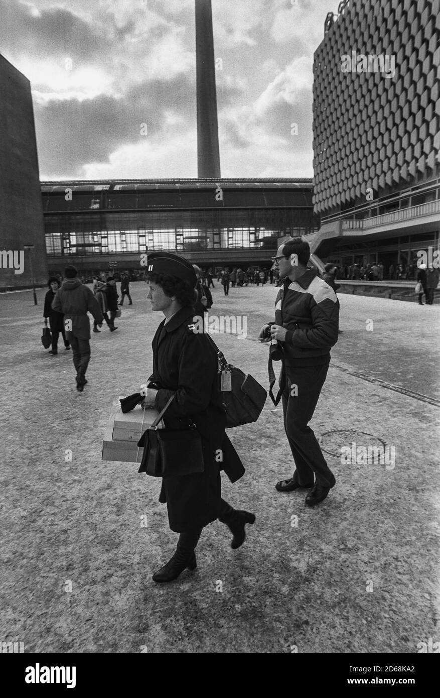 East berlin 1980's hi-res stock photography and images - Alamy