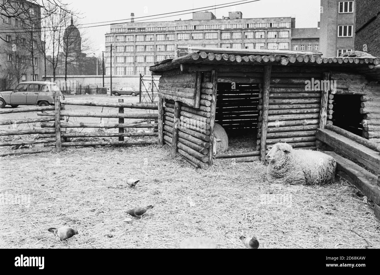 Berlin kreuzberg street Black and White Stock Photos & Images - Alamy
