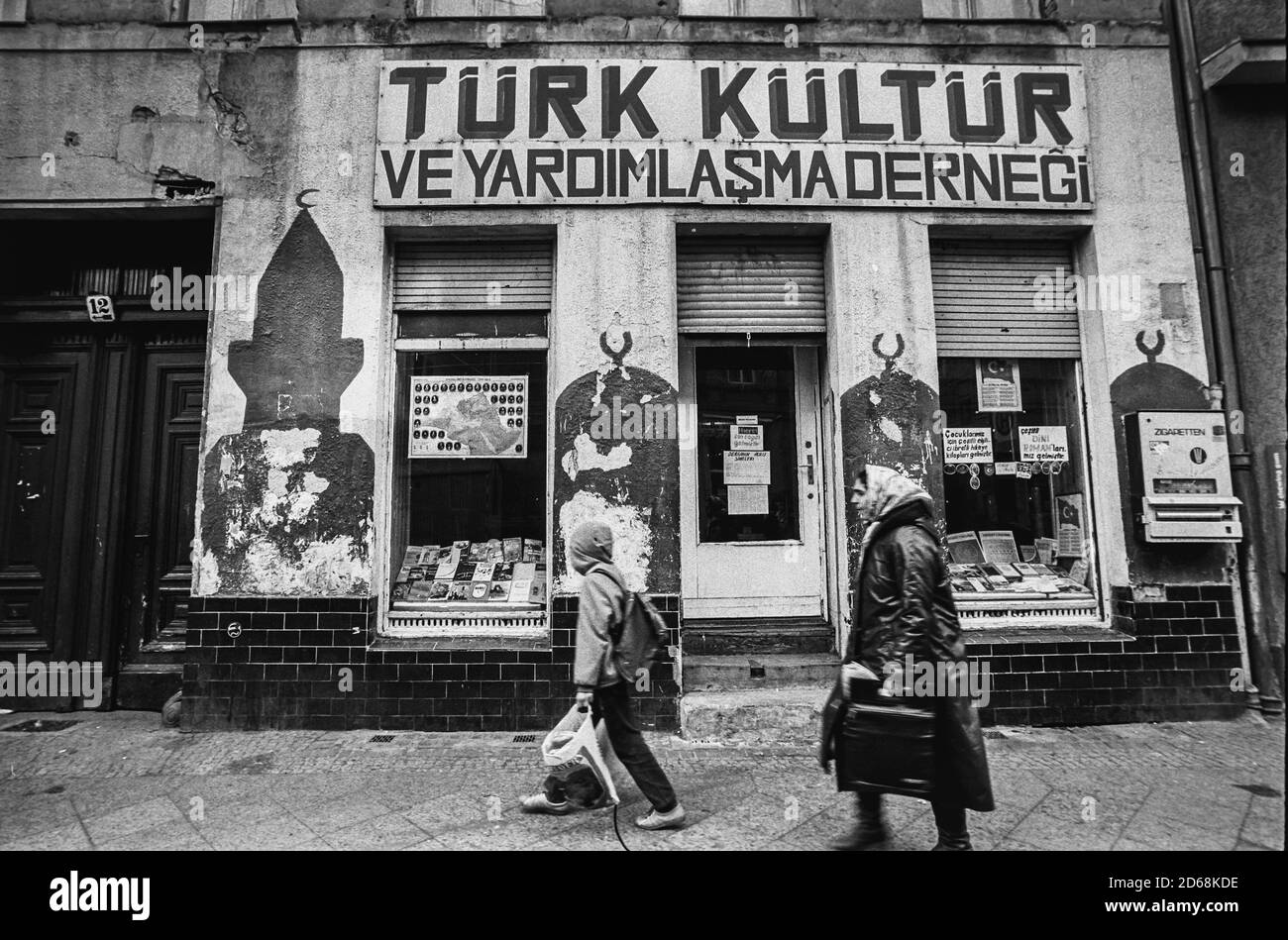 Berlin kreuzberg street Black and White Stock Photos & Images - Alamy
