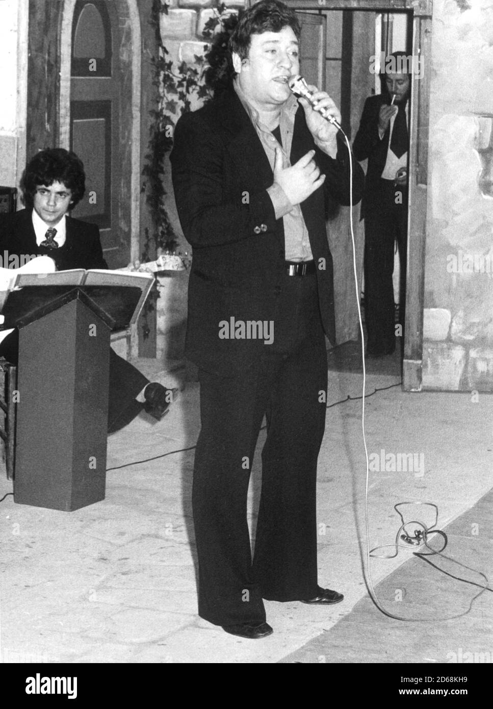 Cantante mario hi-res stock photography and images - Alamy