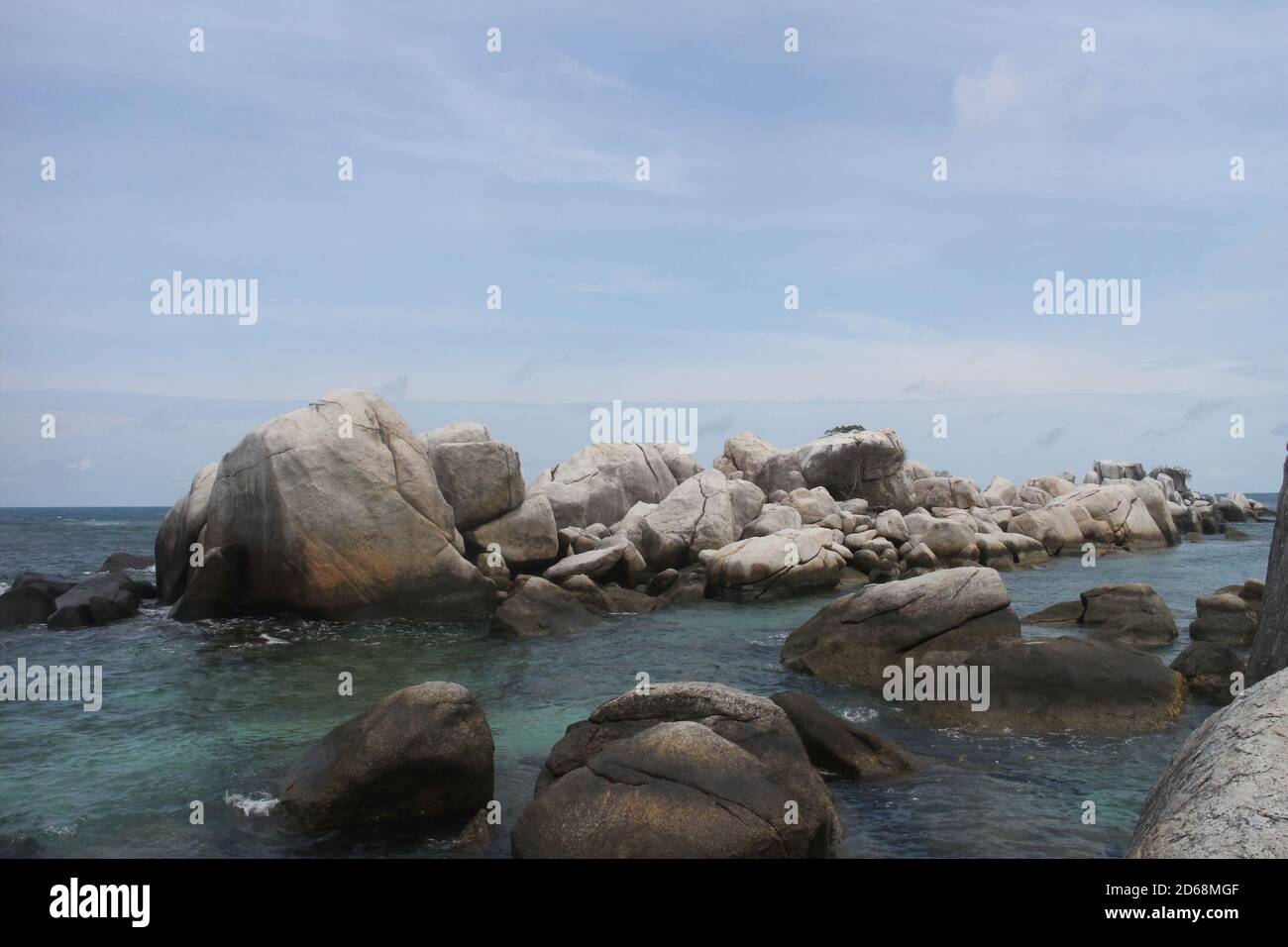 Rock formation at beach hi-res stock photography and images - Alamy