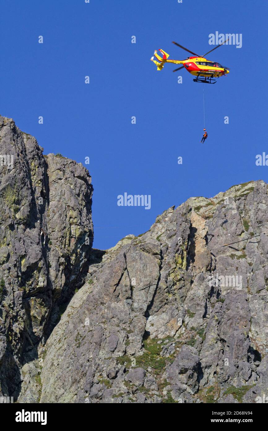 Security helicopter hi-res stock photography and images - Alamy