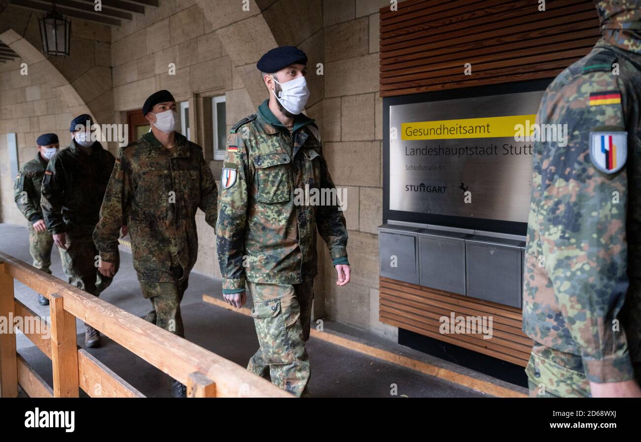 Tracing chains of infection hi-res stock photography and images - Alamy