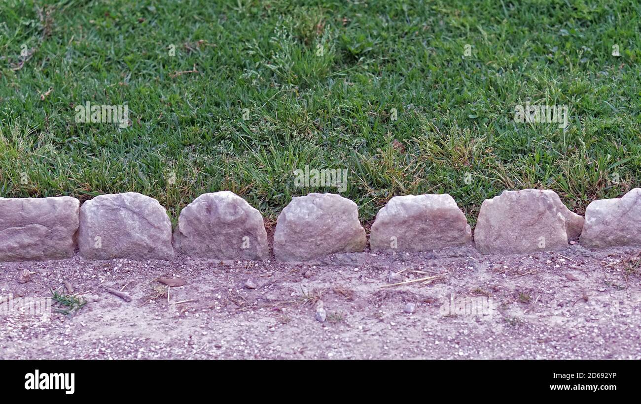 Edge of grass hi-res stock photography and images - Alamy