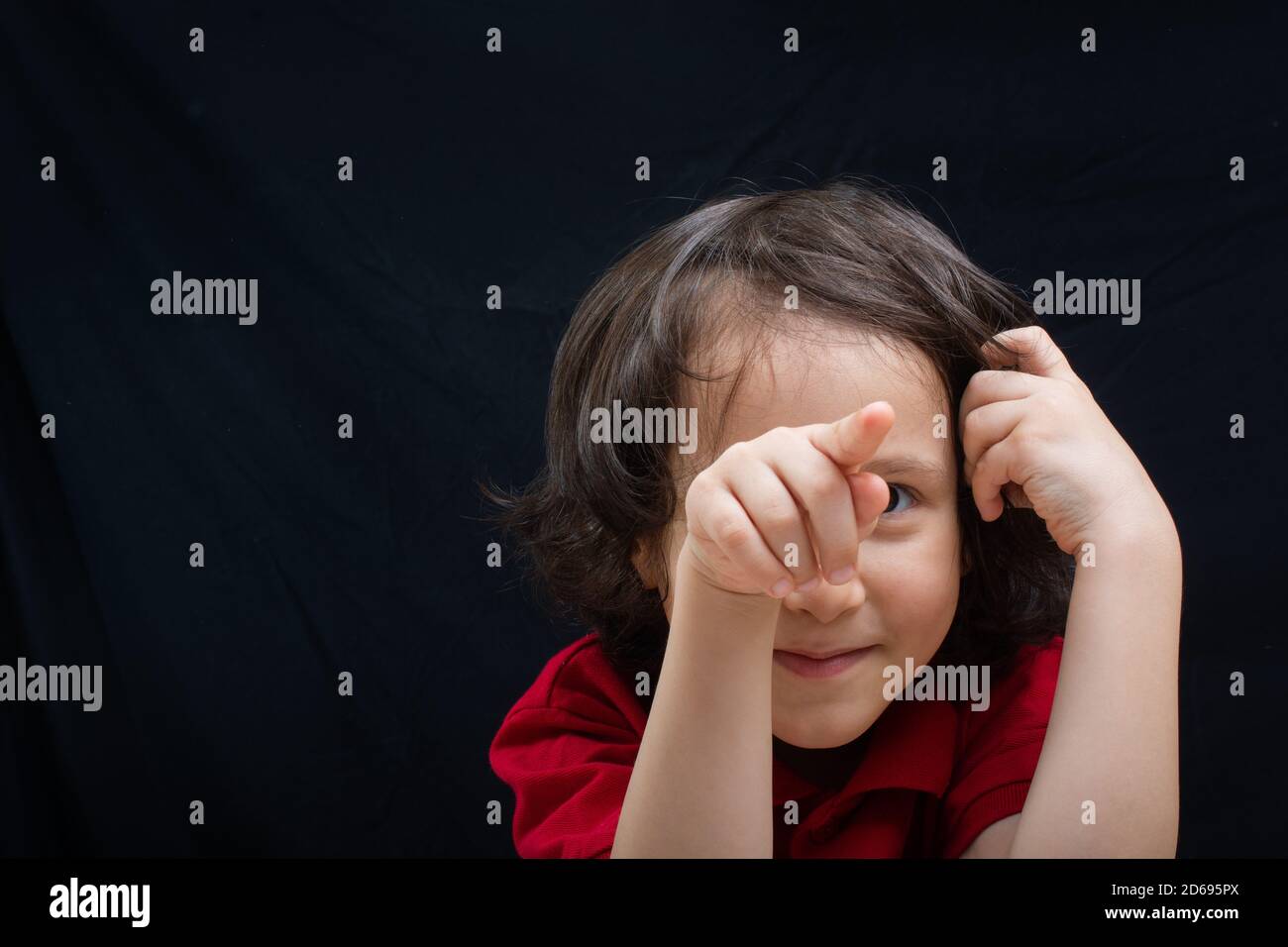 Happy smiling kid boy ipointing finger Stock Photo - Alamy Happy smiling kid boy ipointing finger Stock Photo - Alamy