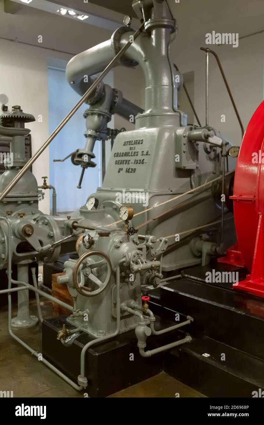 Hydroelectric power turbine hall energy hi-res stock photography and ...