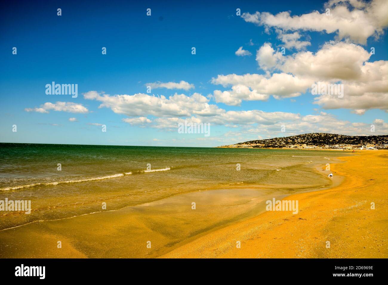 Empty mediterranean sand beach in south france Stock Photo - Alamy