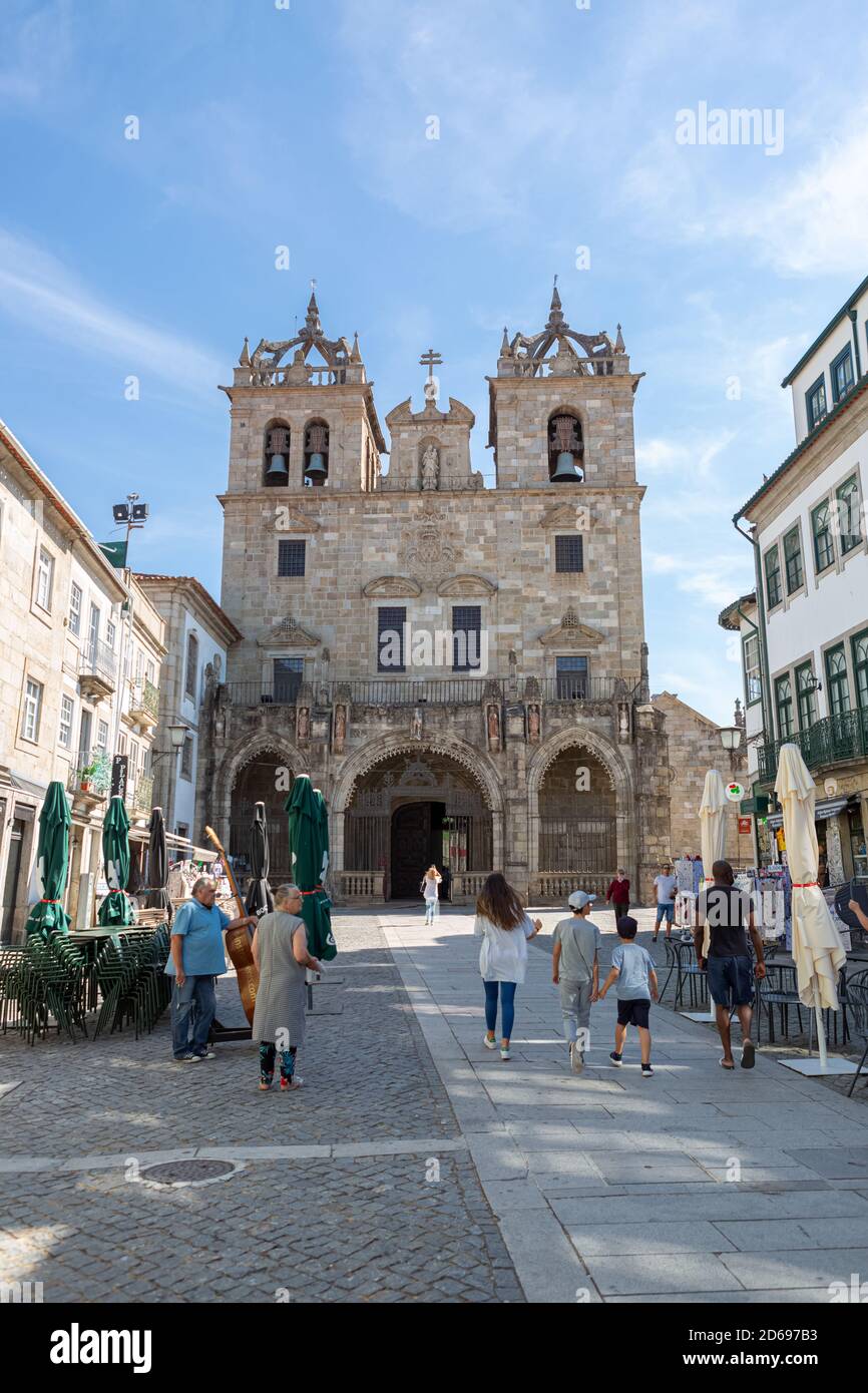 Braga / Portugal 09 12 2020: Main facade of Braga Cathedral. Entrance ...