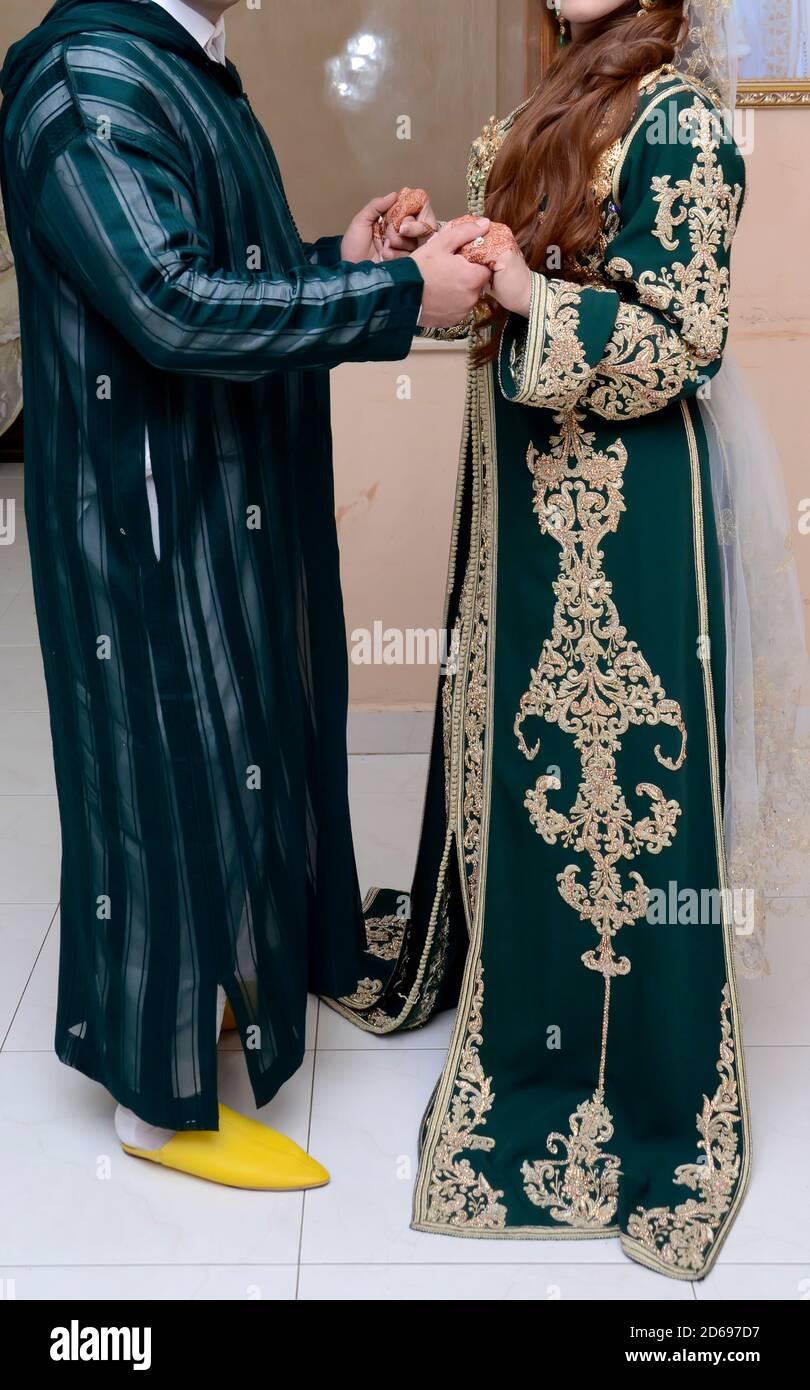 Saudi couple hi-res stock photography and images - Alamy