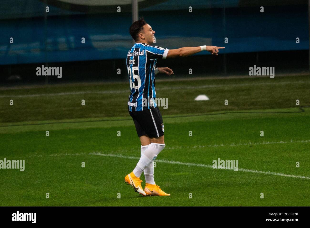 Brazilian pepe hi-res stock photography and images - Alamy
