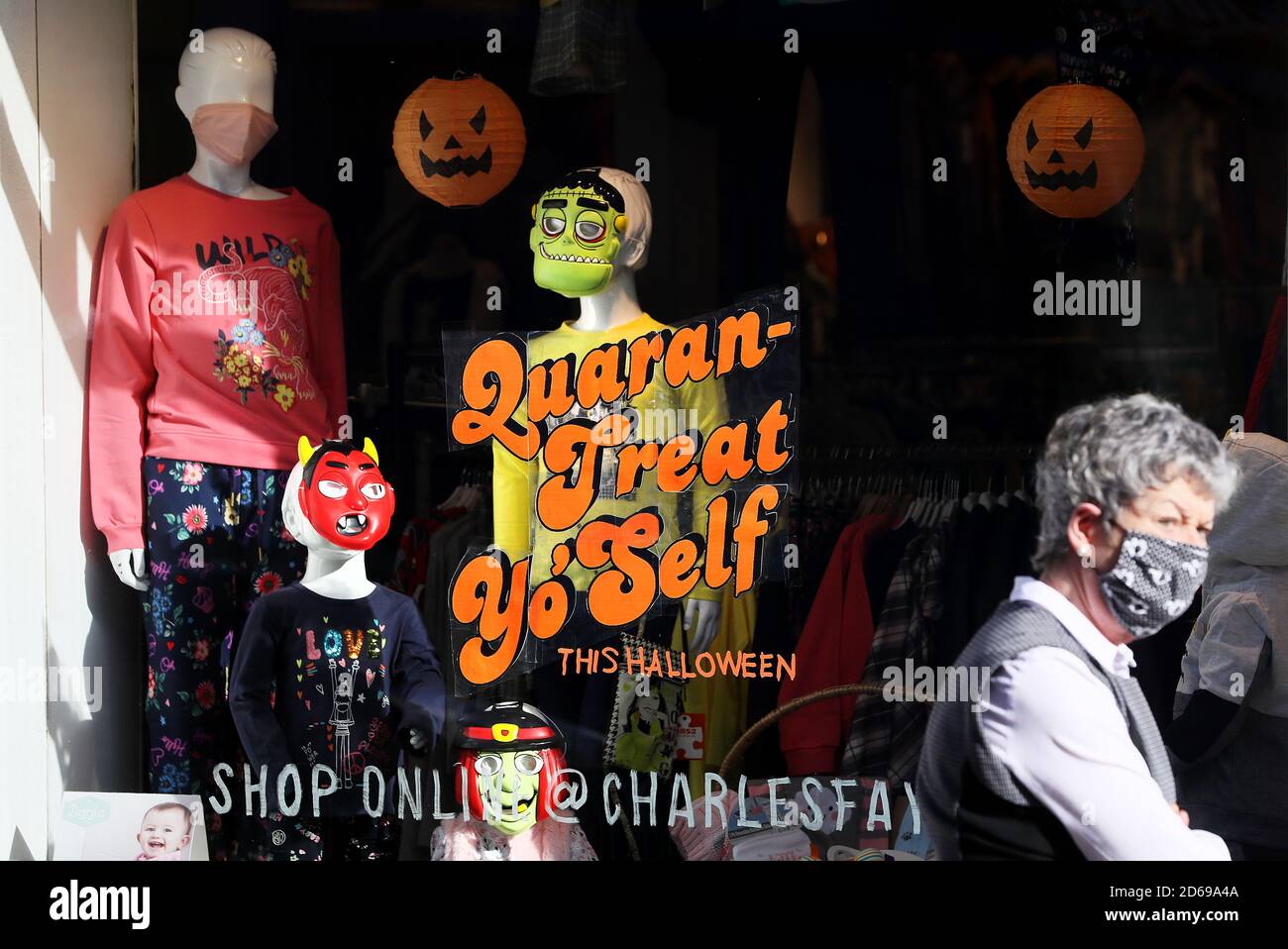 Shop window on main hi-res stock photography and images - Alamy