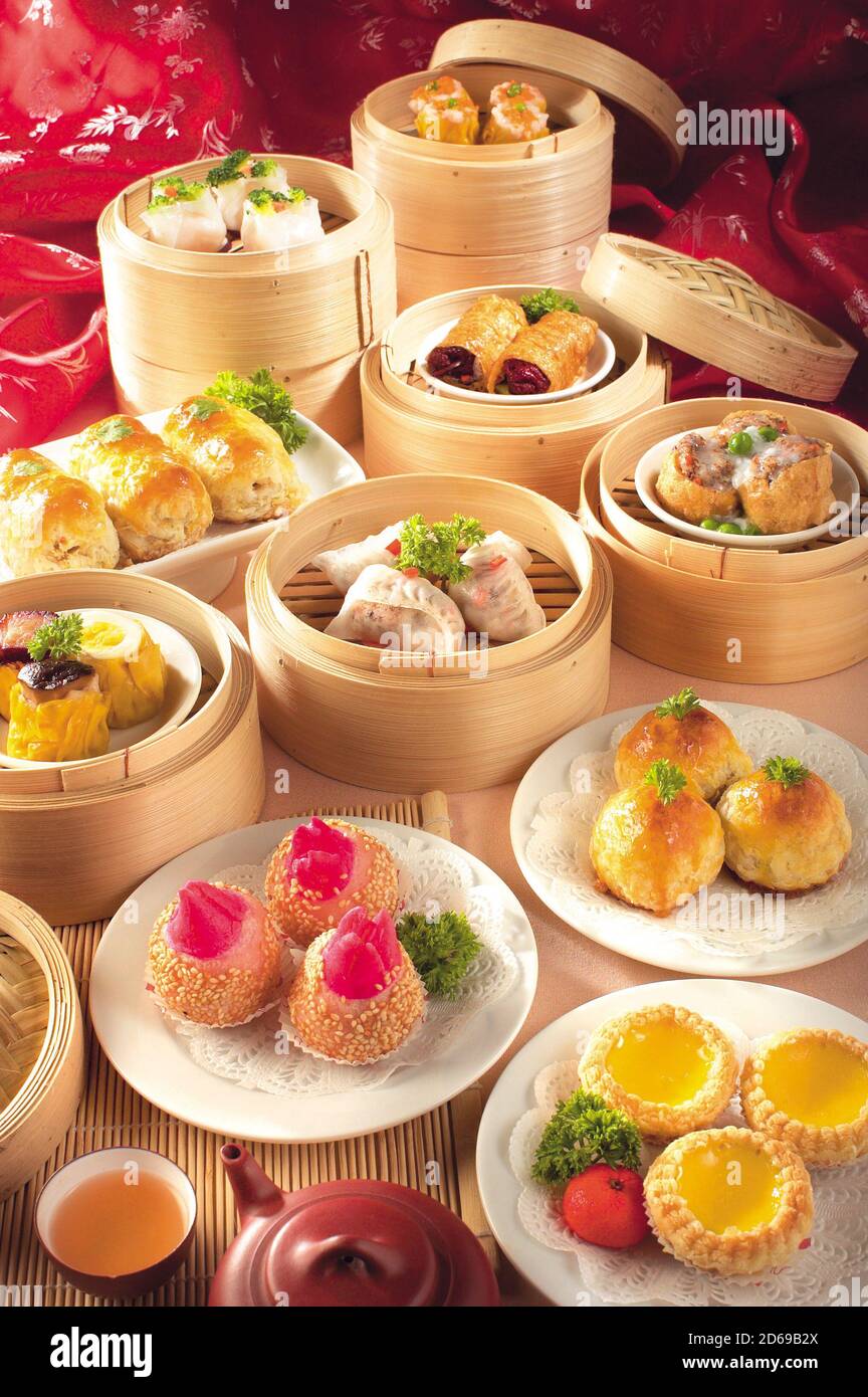 Assorted asian food dim sum in bamboo steamer Stock Photo - Alamy