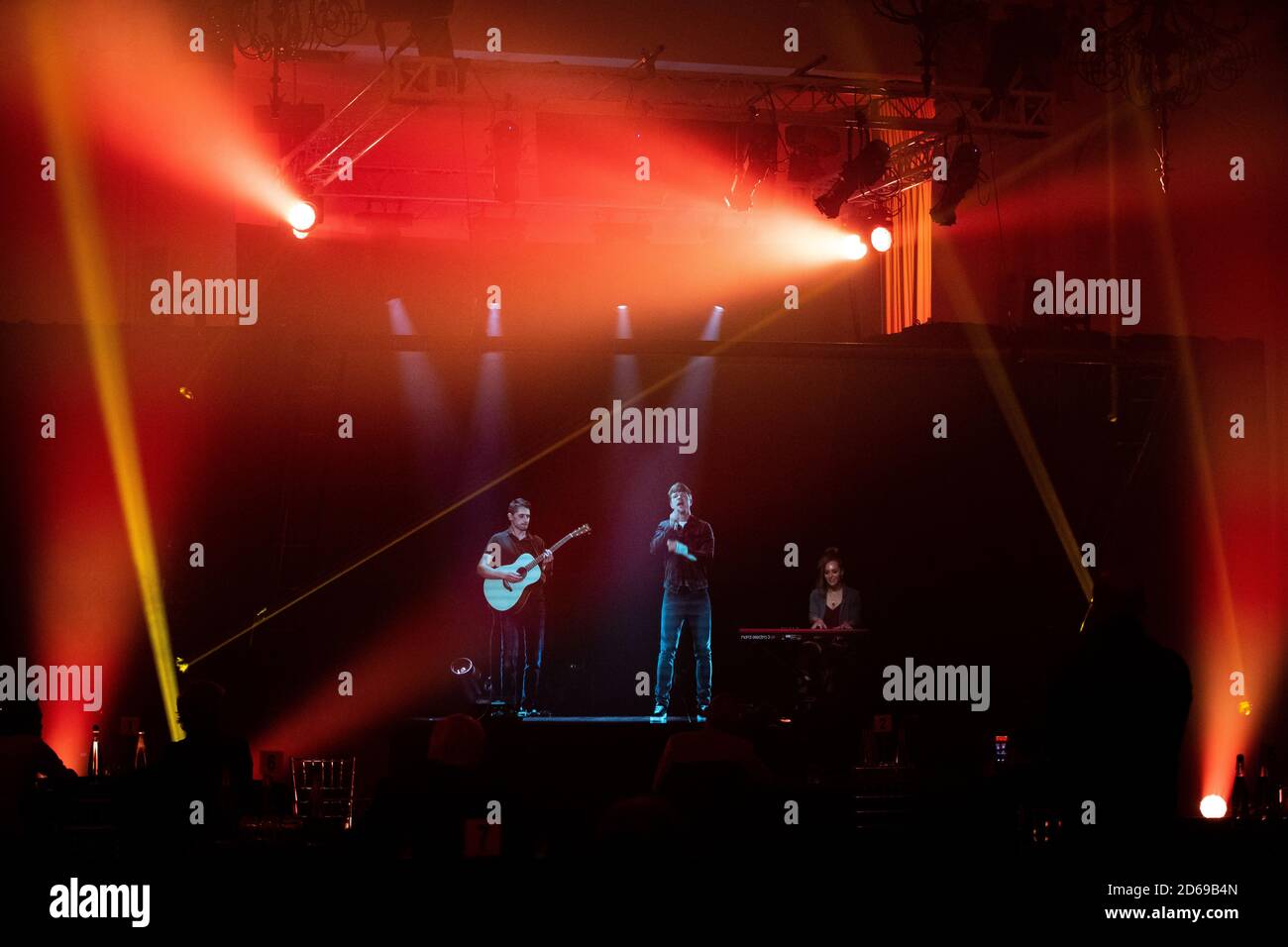 Hologram performance hi-res stock photography and images - Alamy