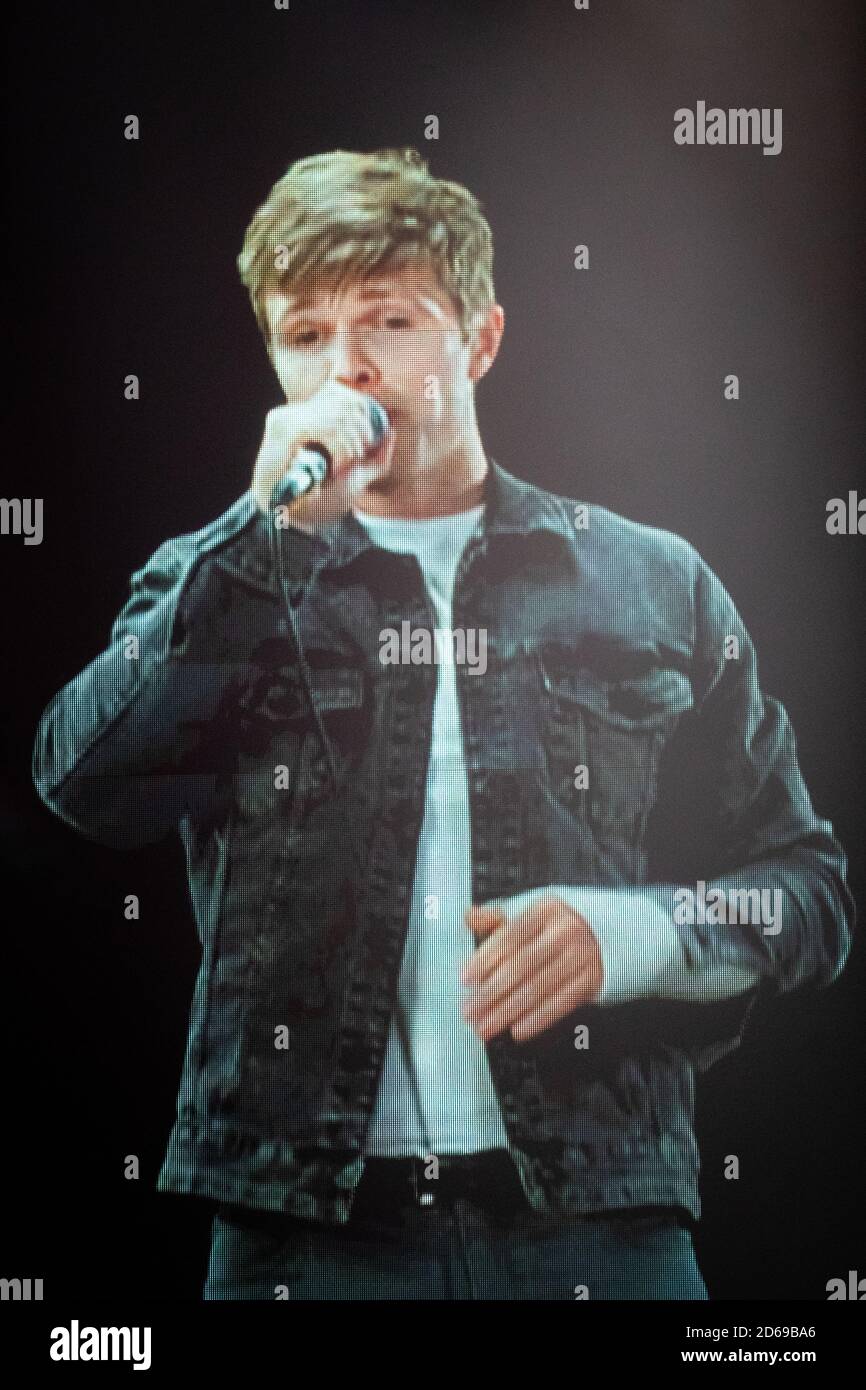 Singer songwriter dan olsen performs hi-res stock photography and ...