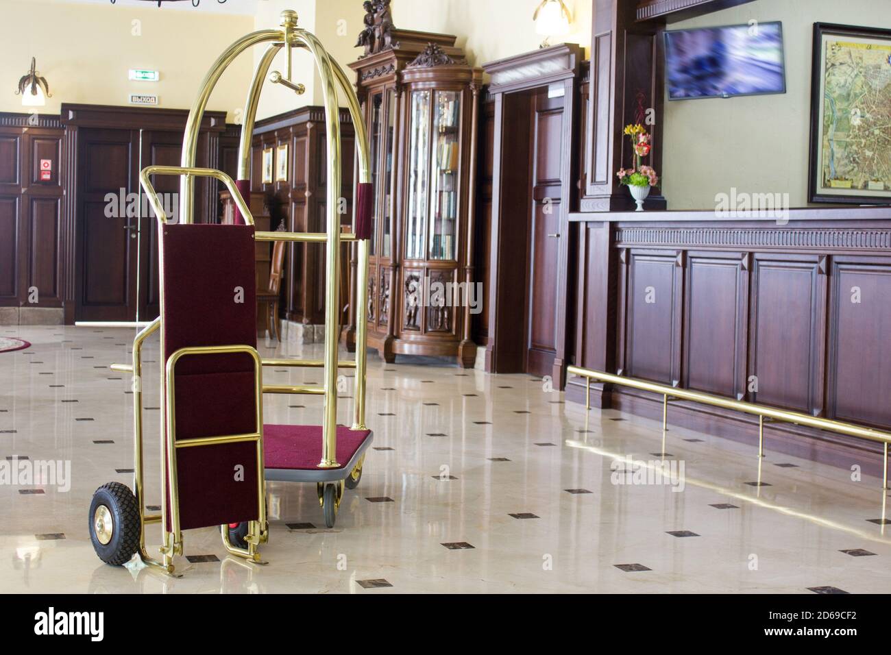 Luggage Cart Hotel High Resolution Stock Photography and Images - Alamy