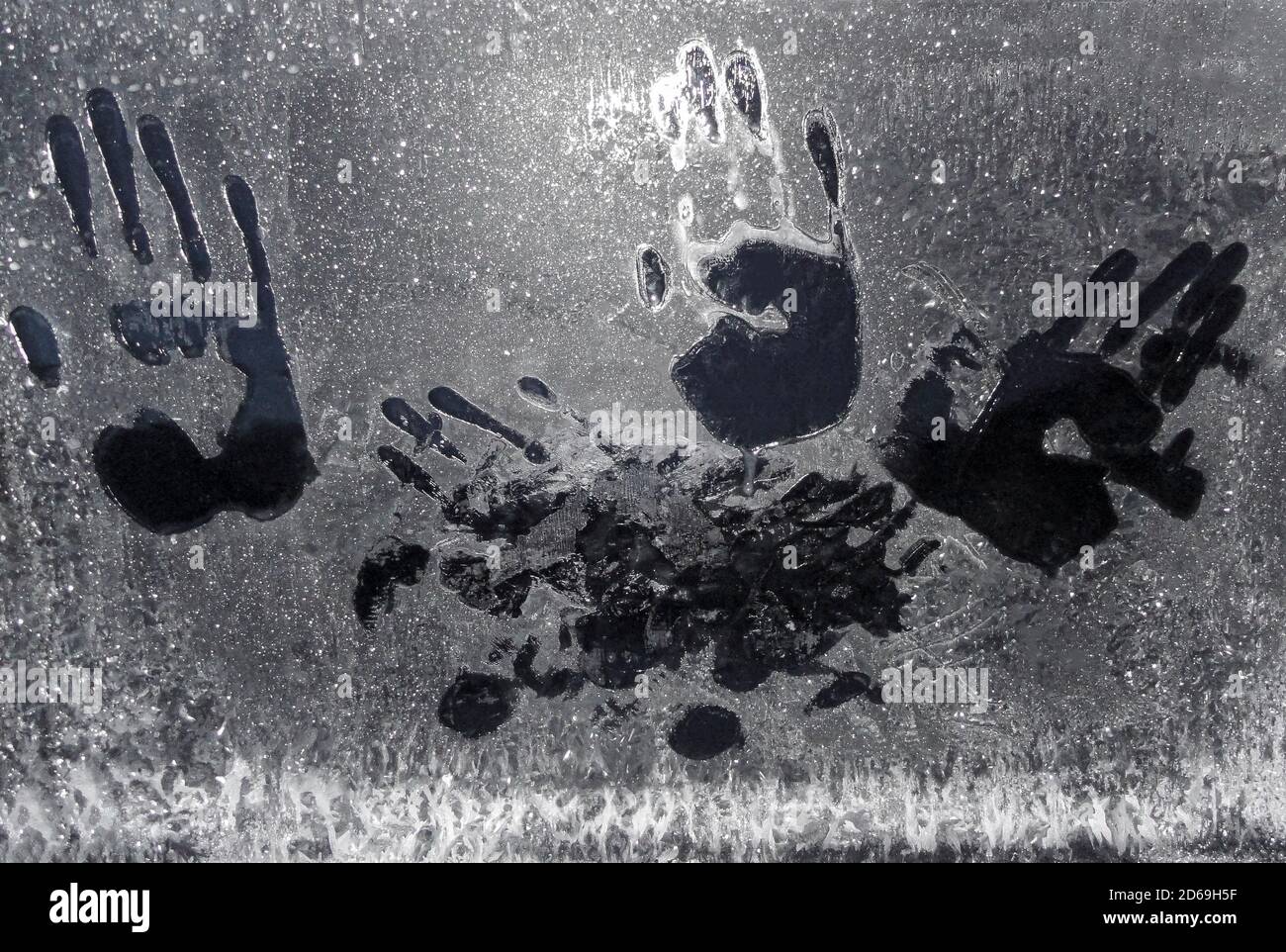 Handprint on car window hi-res stock photography and images - Alamy